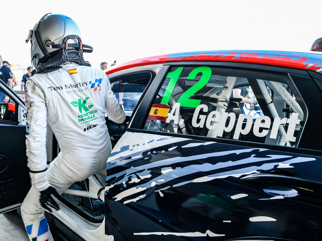 Sobre Alejandro Geppert - Kilómetros sin huella